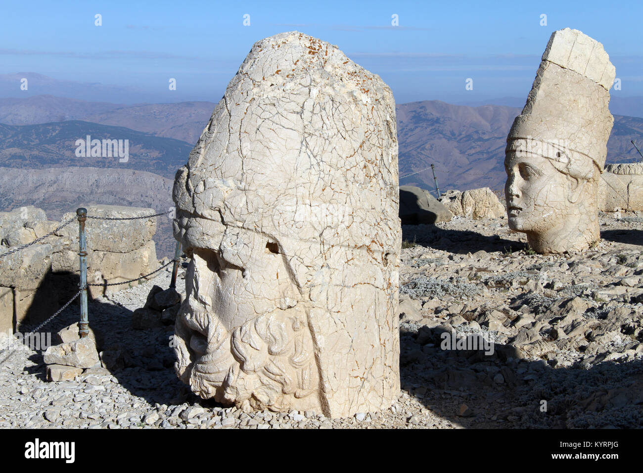 Two big stone heads on the mount Nemrud in Turkey Stock Photo - Alamy
