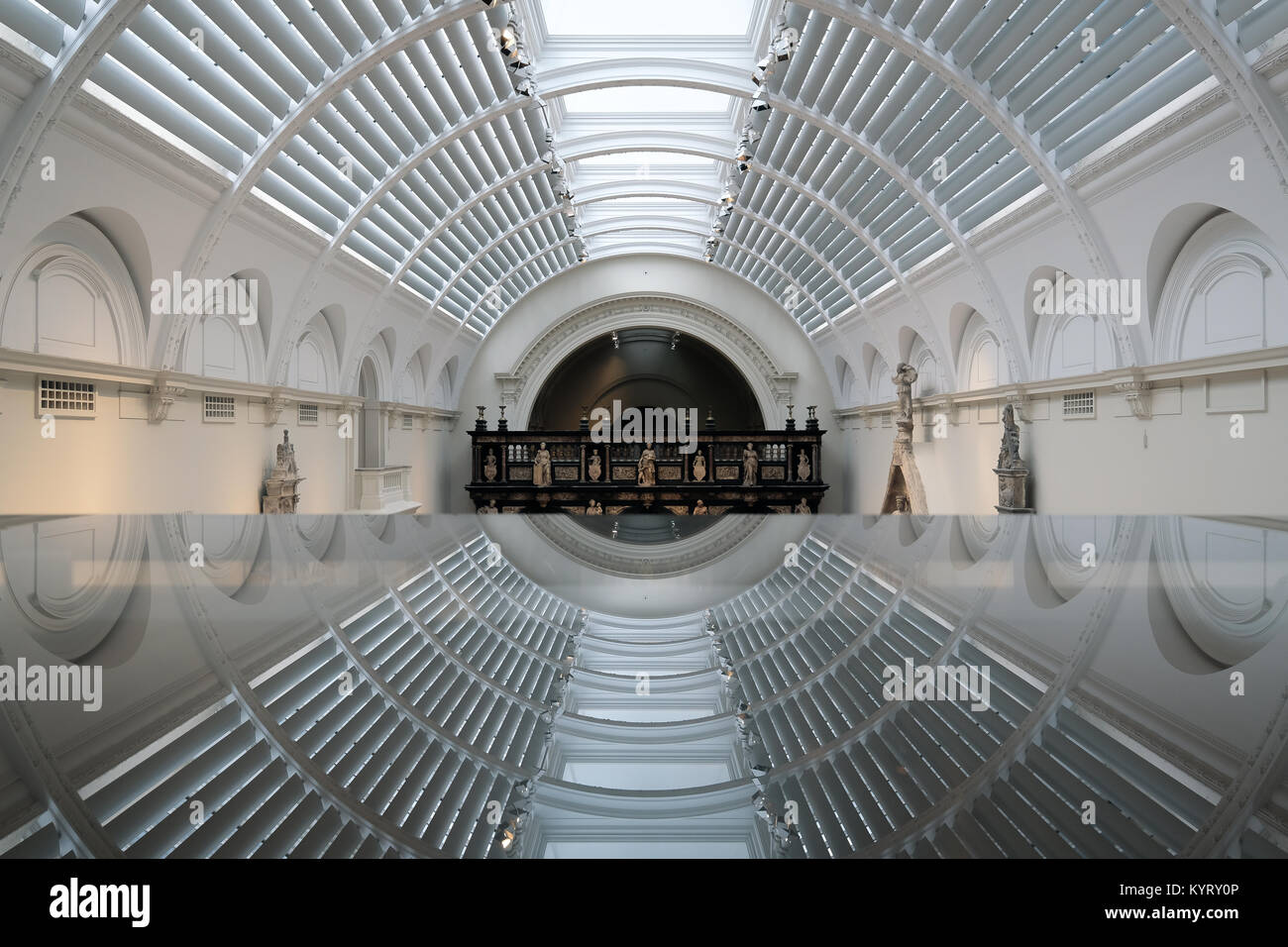 Medieval and Renaissance Gallery at Victoria and Albert Museum, London ...