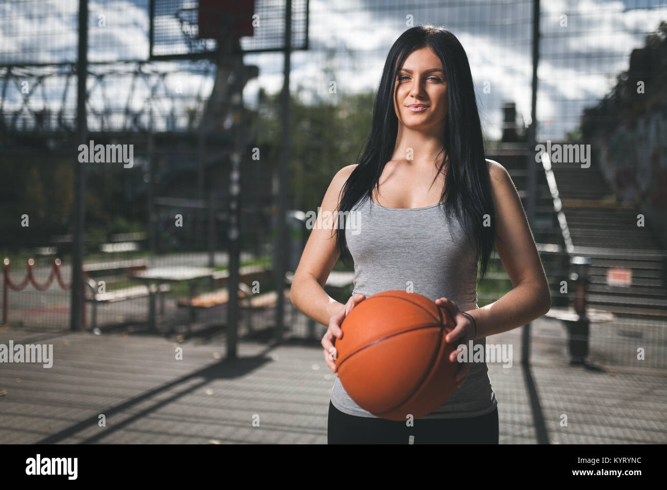Female professional basketball hi-res stock photography and images - Alamy