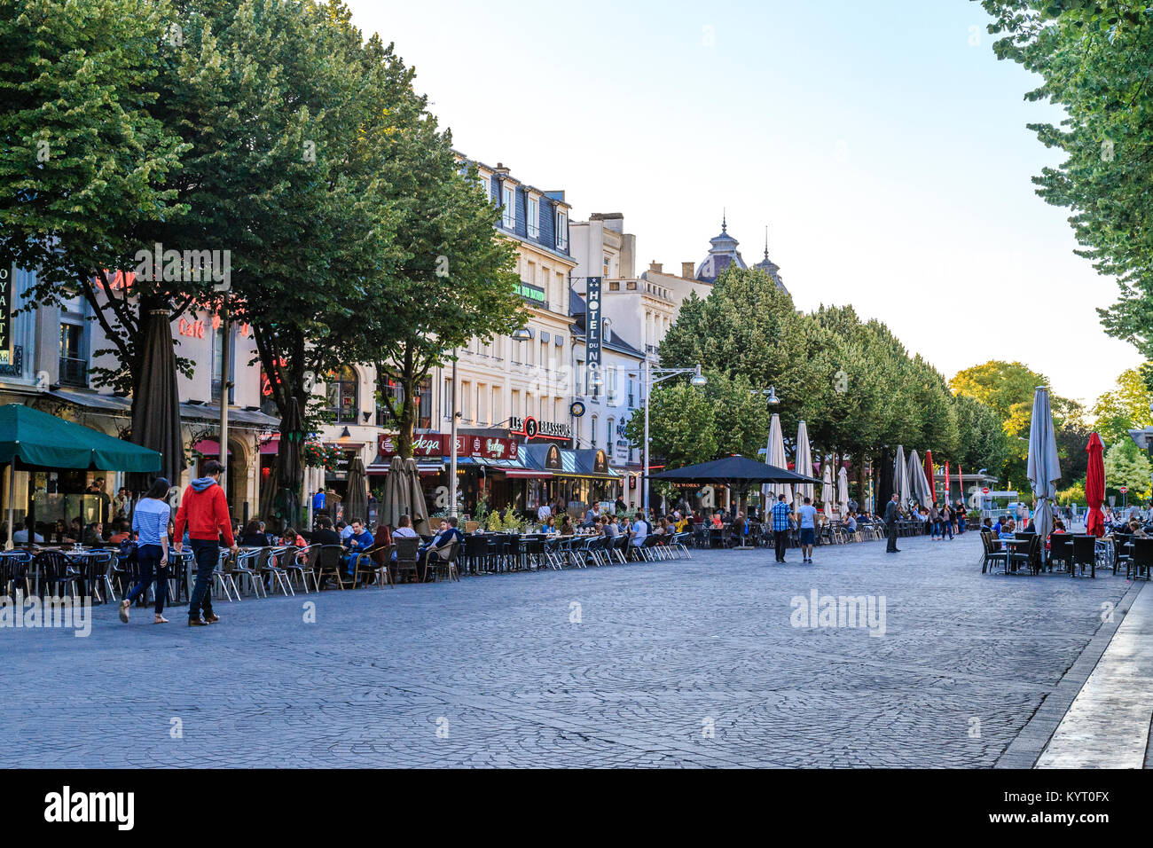 France, Marne (51), Reims, place Drouet-d'Erlon // France, Marne, Reims ...