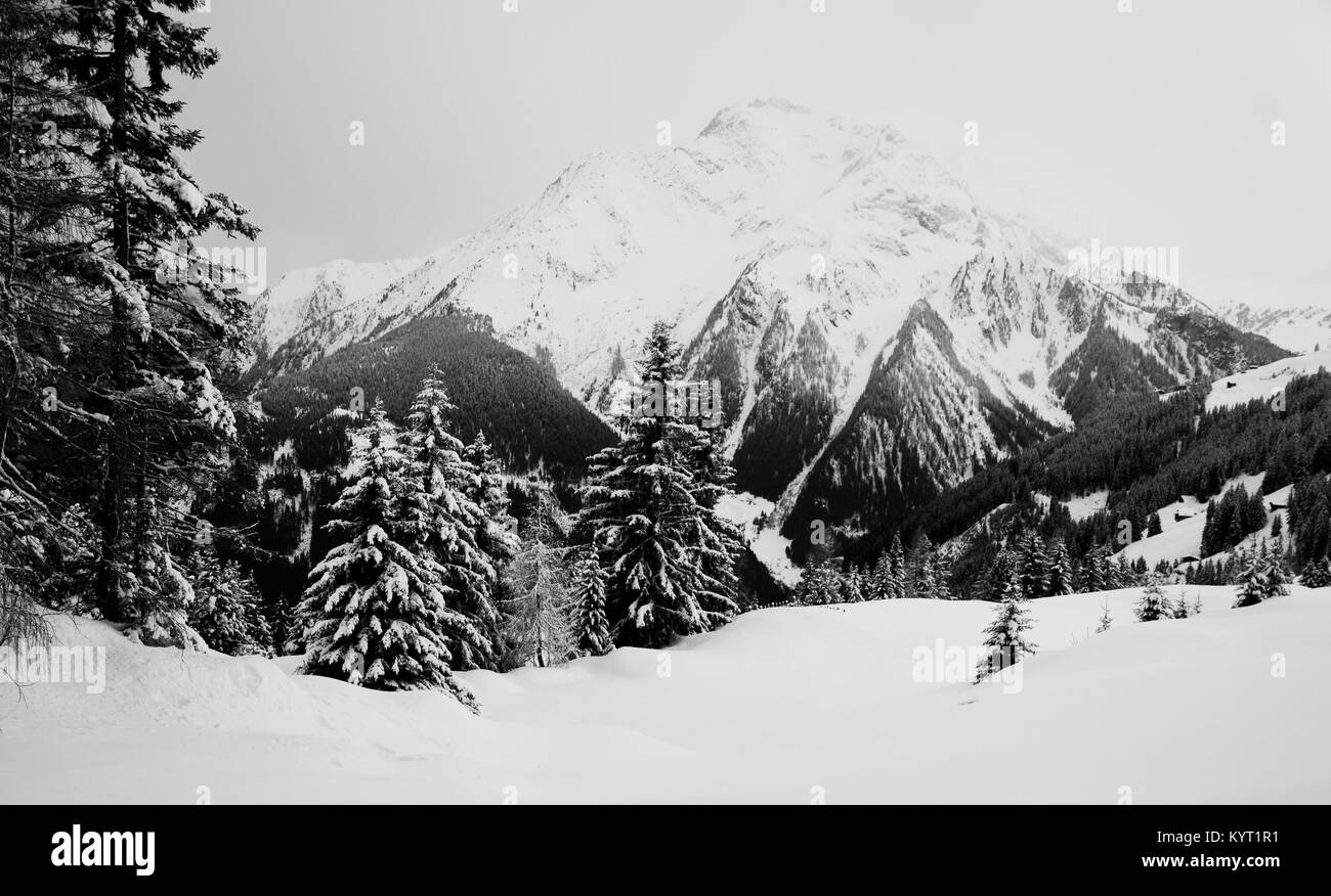 Mountai view hi-res stock photography and images - Alamy