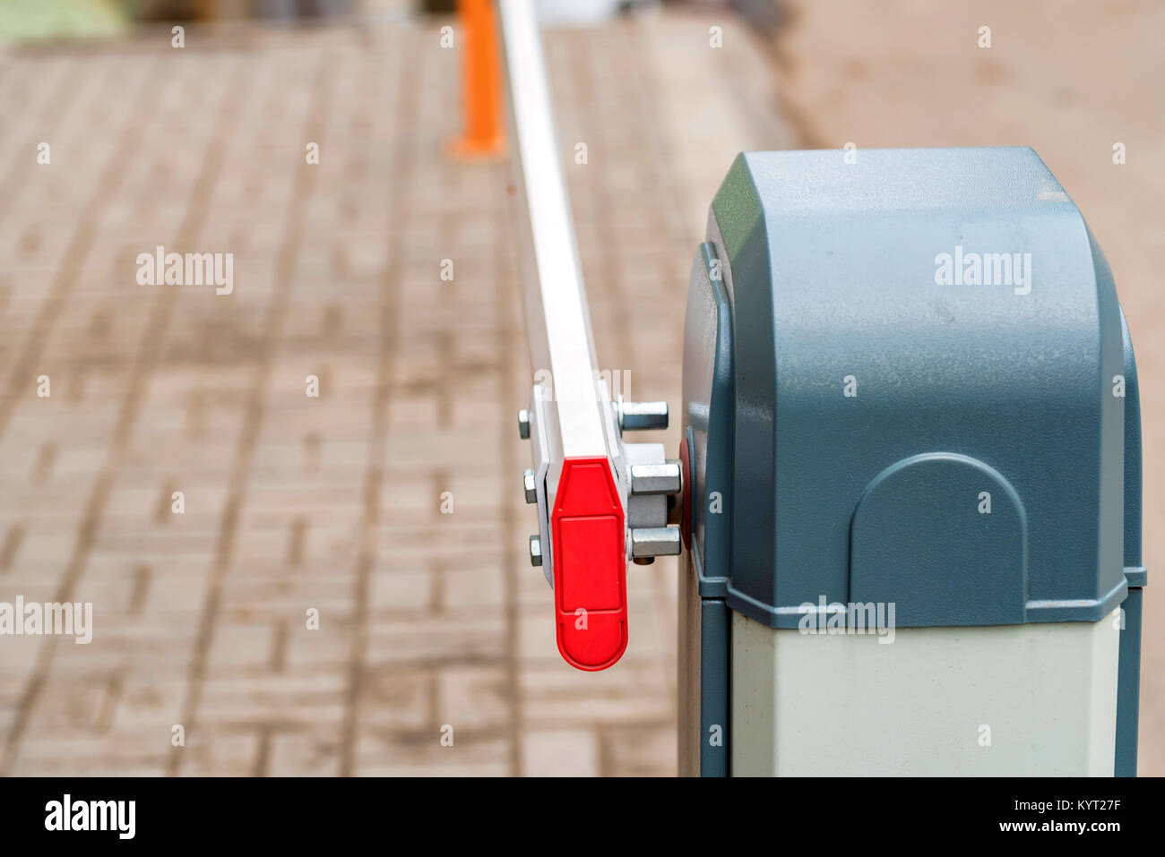 Checkpoint barrier road hi-res stock photography and images - Alamy