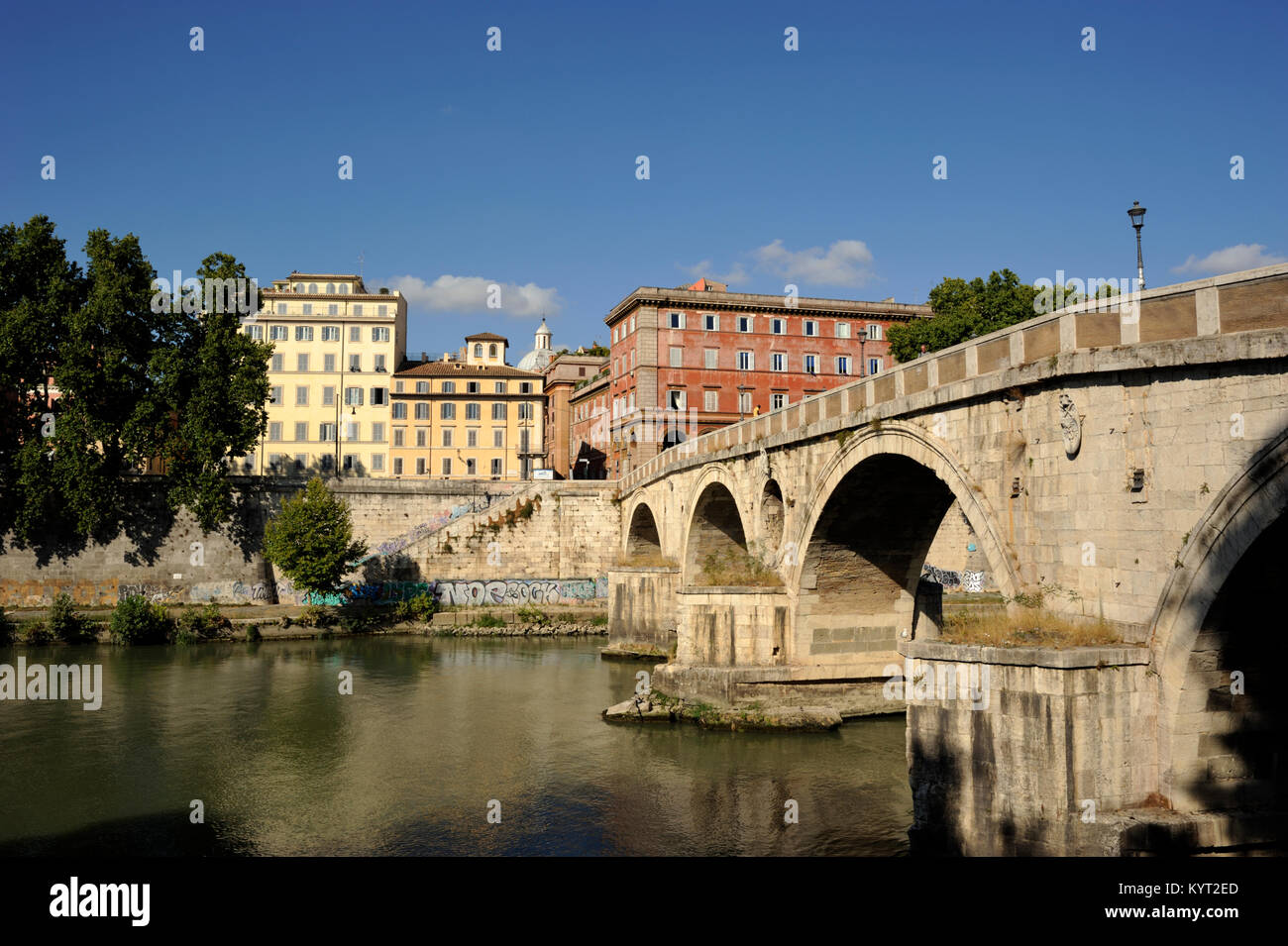 Daylight bridges hi-res stock photography and images - Alamy