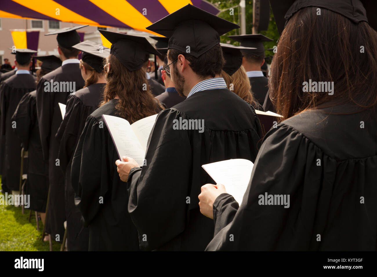 Female graduate back view hi-res stock photography and images - Alamy