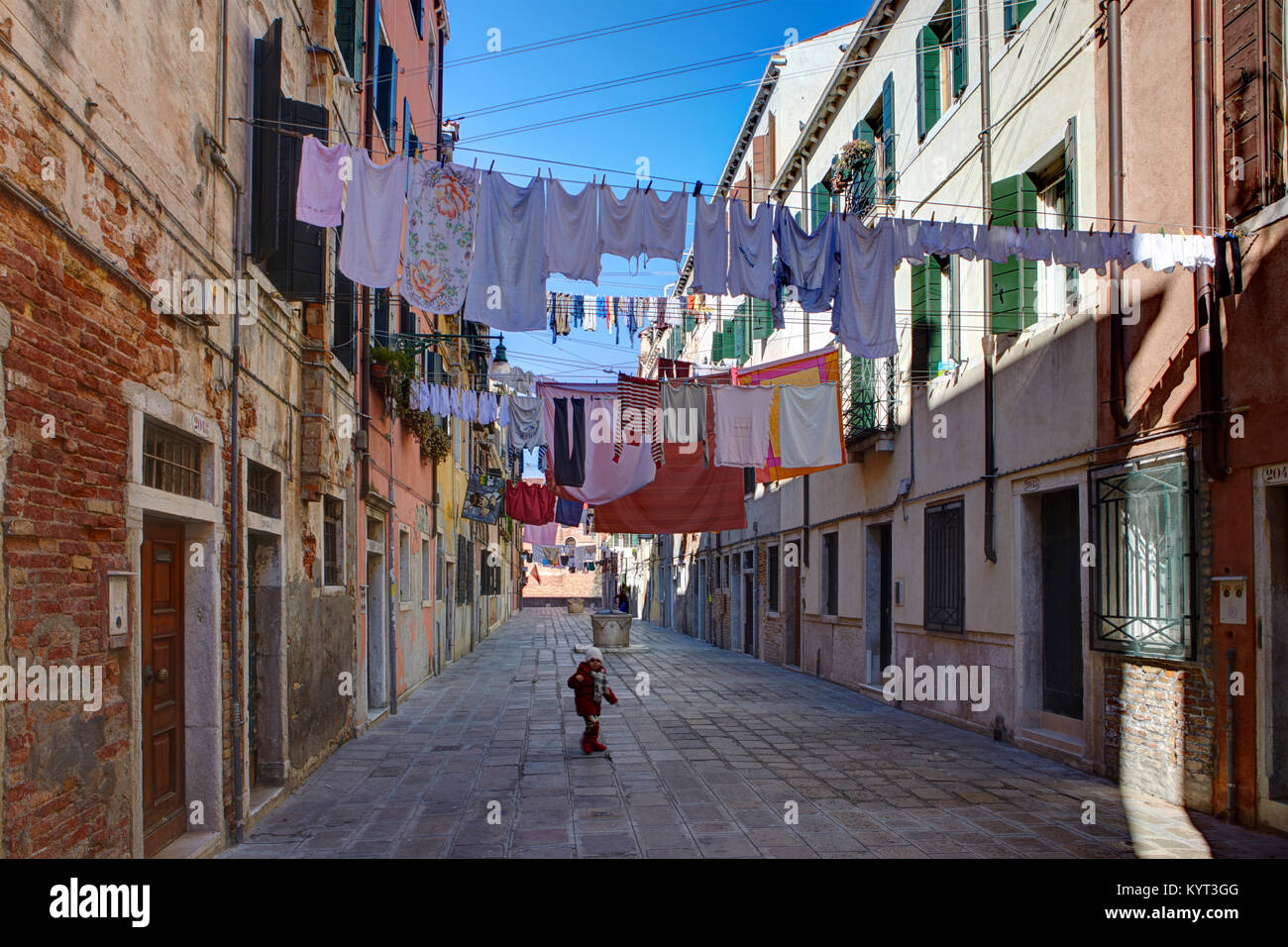 Castello district washing drying hi-res stock photography and images ...