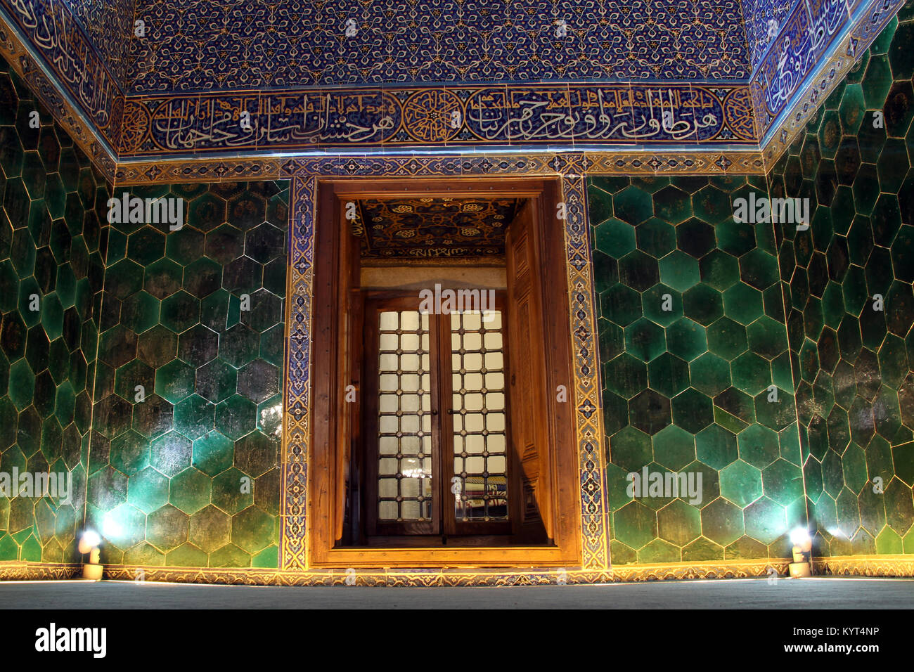 Green walls and window in Yeshil mosque in Bursa, Turkey Stock Photo ...