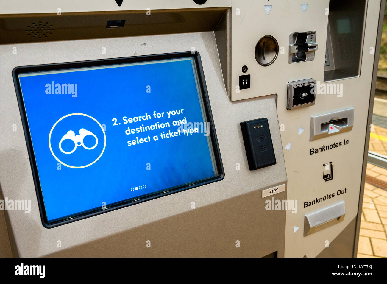 Touch screen ticket machine hi-res stock photography and images - Alamy