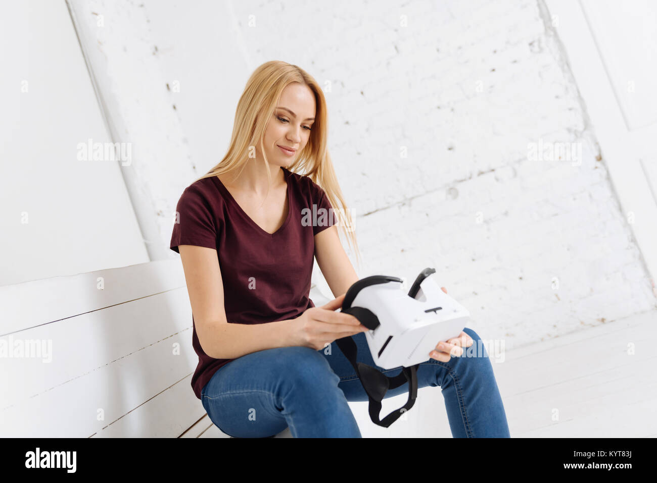Girl posing on bench hi-res stock photography and images - Alamy