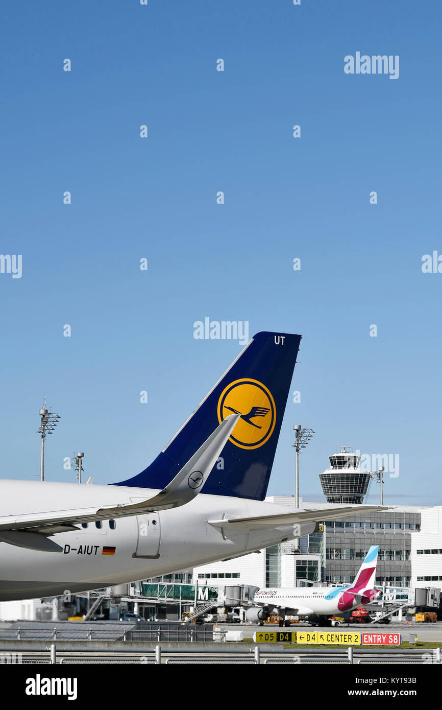 Boeing lineup hi-res stock photography and images - Alamy