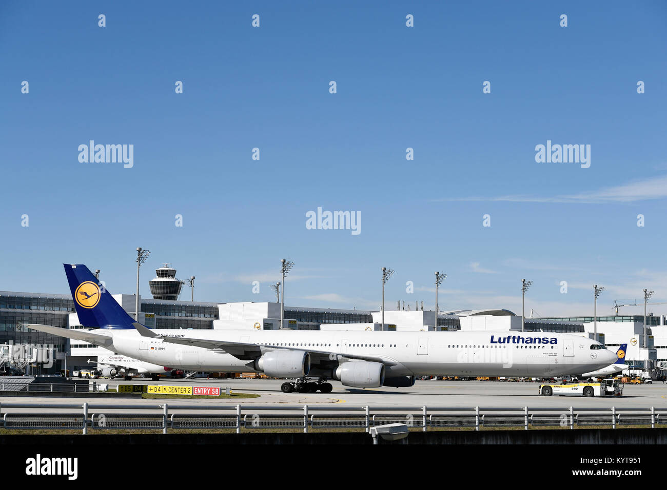 Lufthansa, A340, Push, Push Back Truck, Roll Out, , Terminal 2, Tower ...