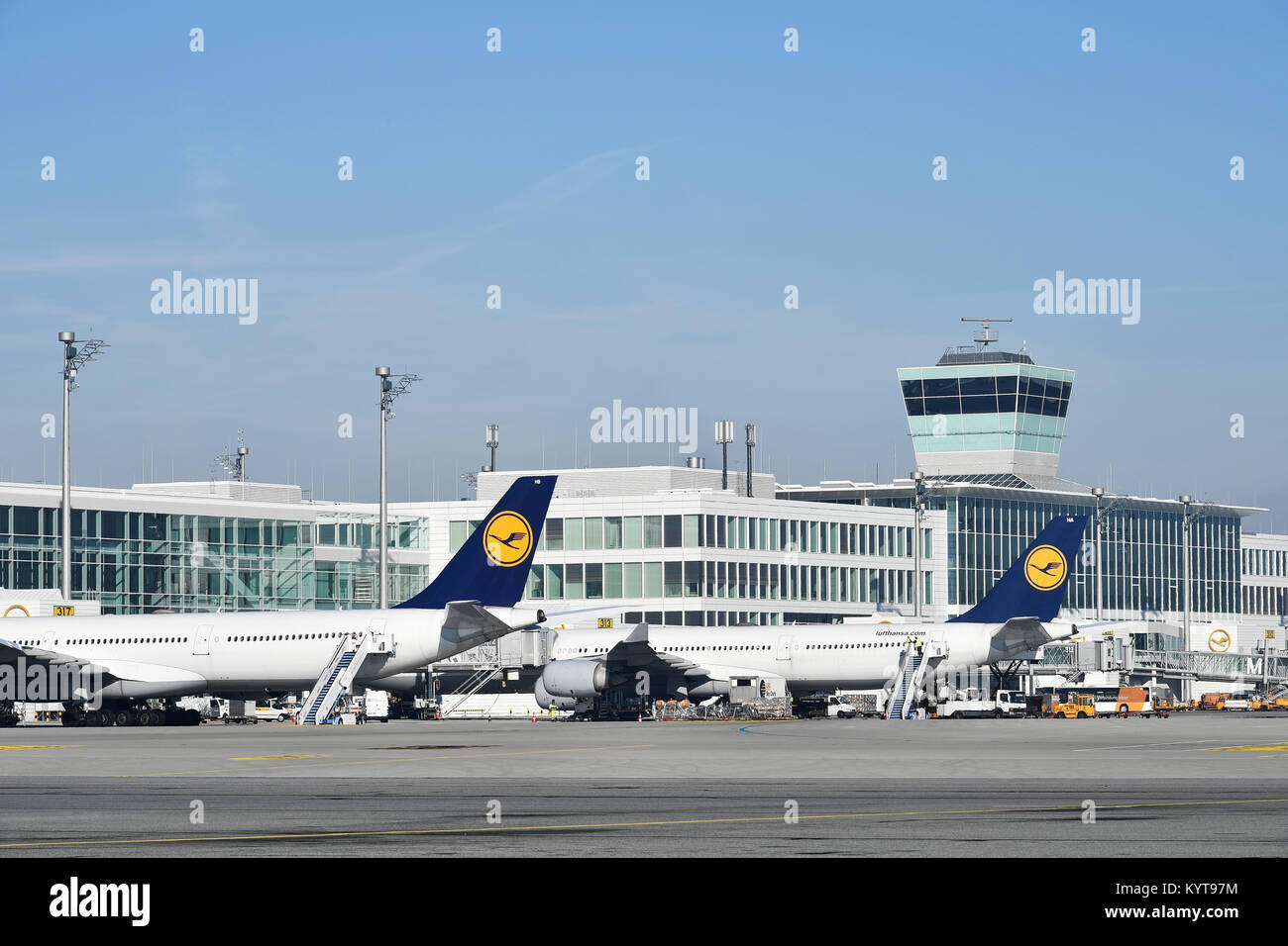 Lufthansa, line up, lineup, various airlines, park position, clearance ...