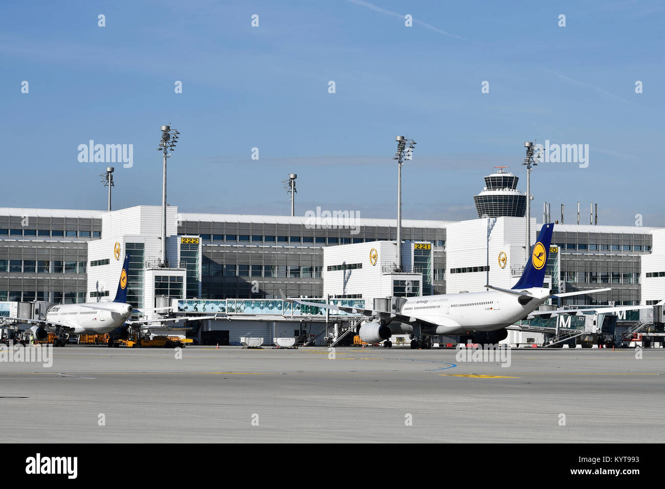 Lufthansa, line up, lineup, park position, parking, clearance, Terminal ...