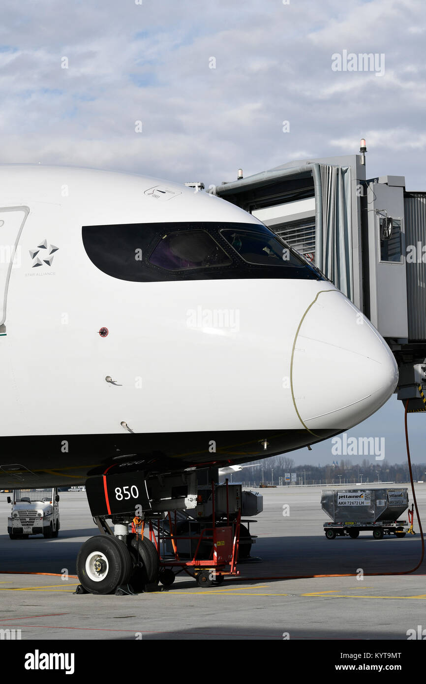 Air Canada, Boeing, B787-900, Dreamliner, satellite handling, on block ...