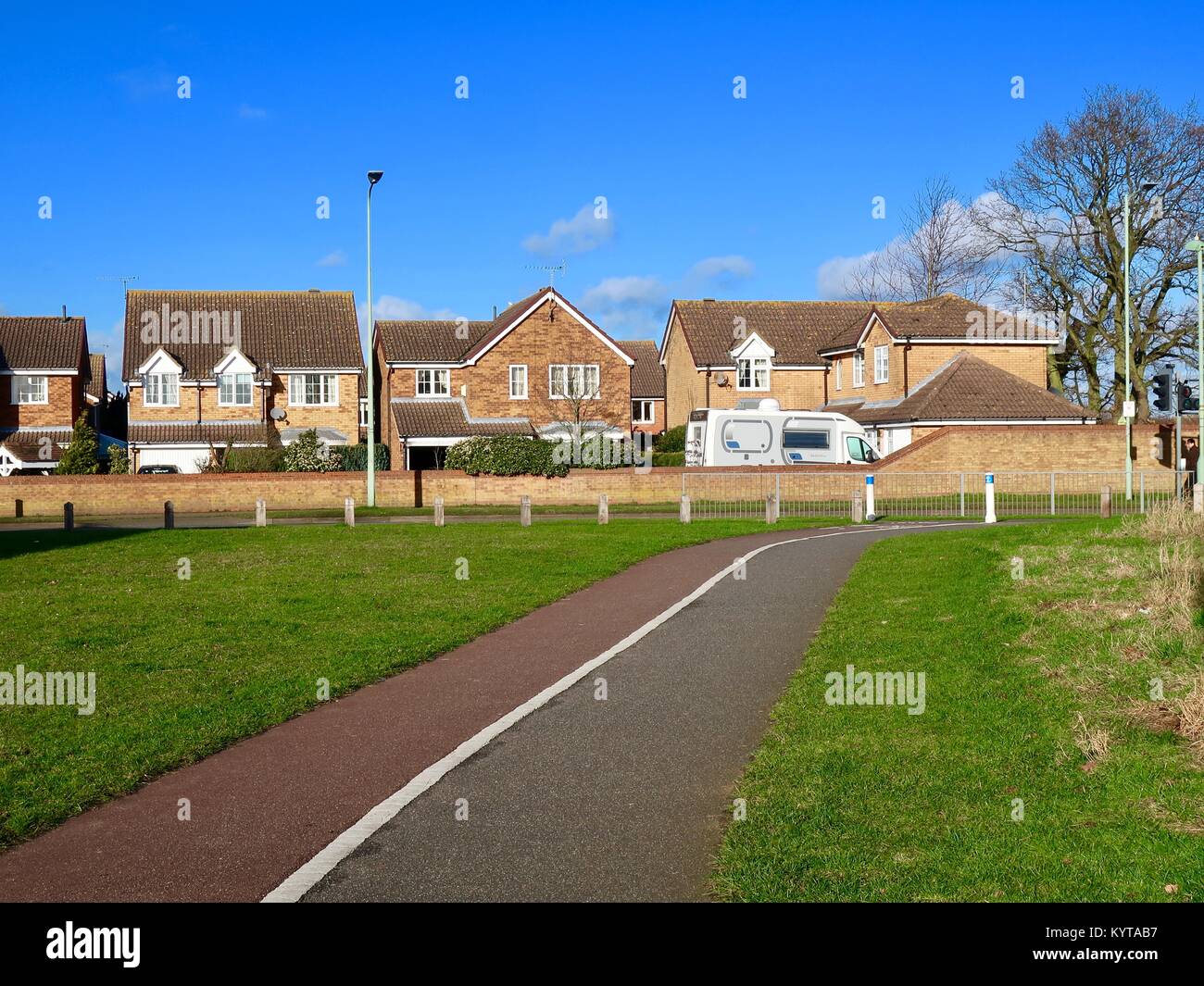 Modern suburb houses hi-res stock photography and images - Alamy