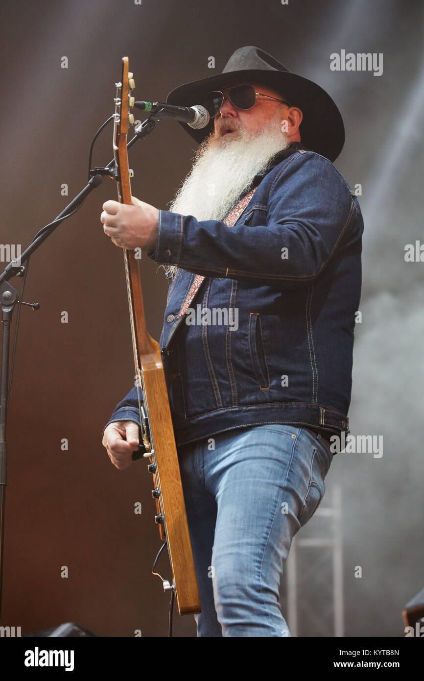 Dave catching eagles death metal hi-res stock photography and images ...