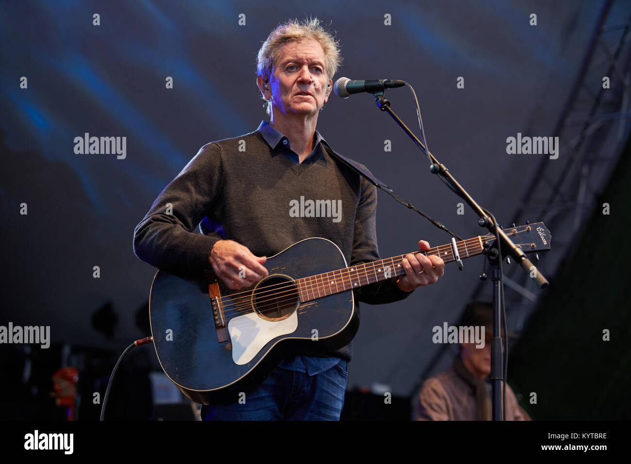The American country duo Emmylou Harris & Rodney Crowell performs a ...