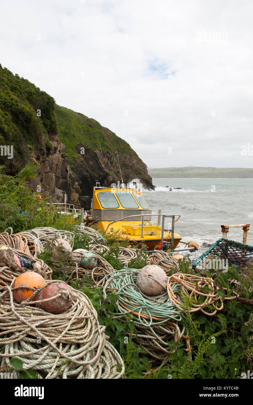 Ynys enlli ferry hi-res stock photography and images - Alamy