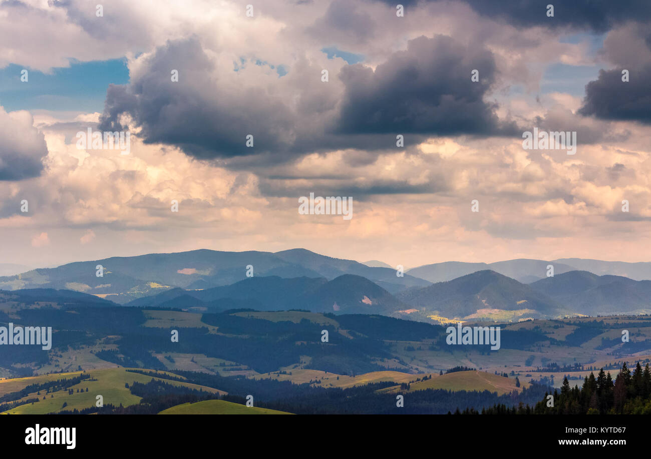 Sky with heavy clouds hi-res stock photography and images - Alamy