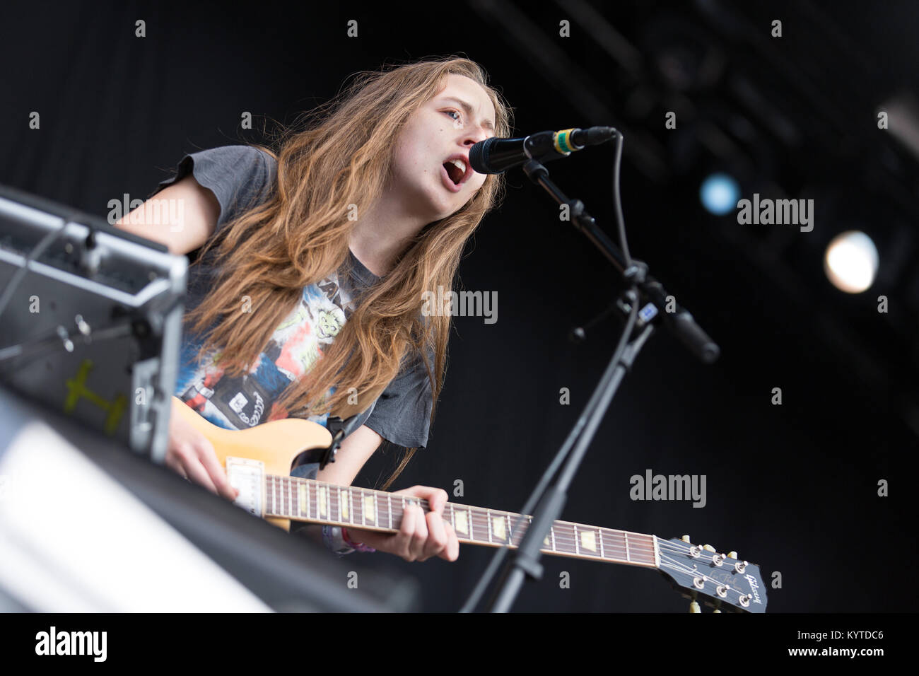 The American pop rock band HAIM consists of the three Haim-sisters Este ...
