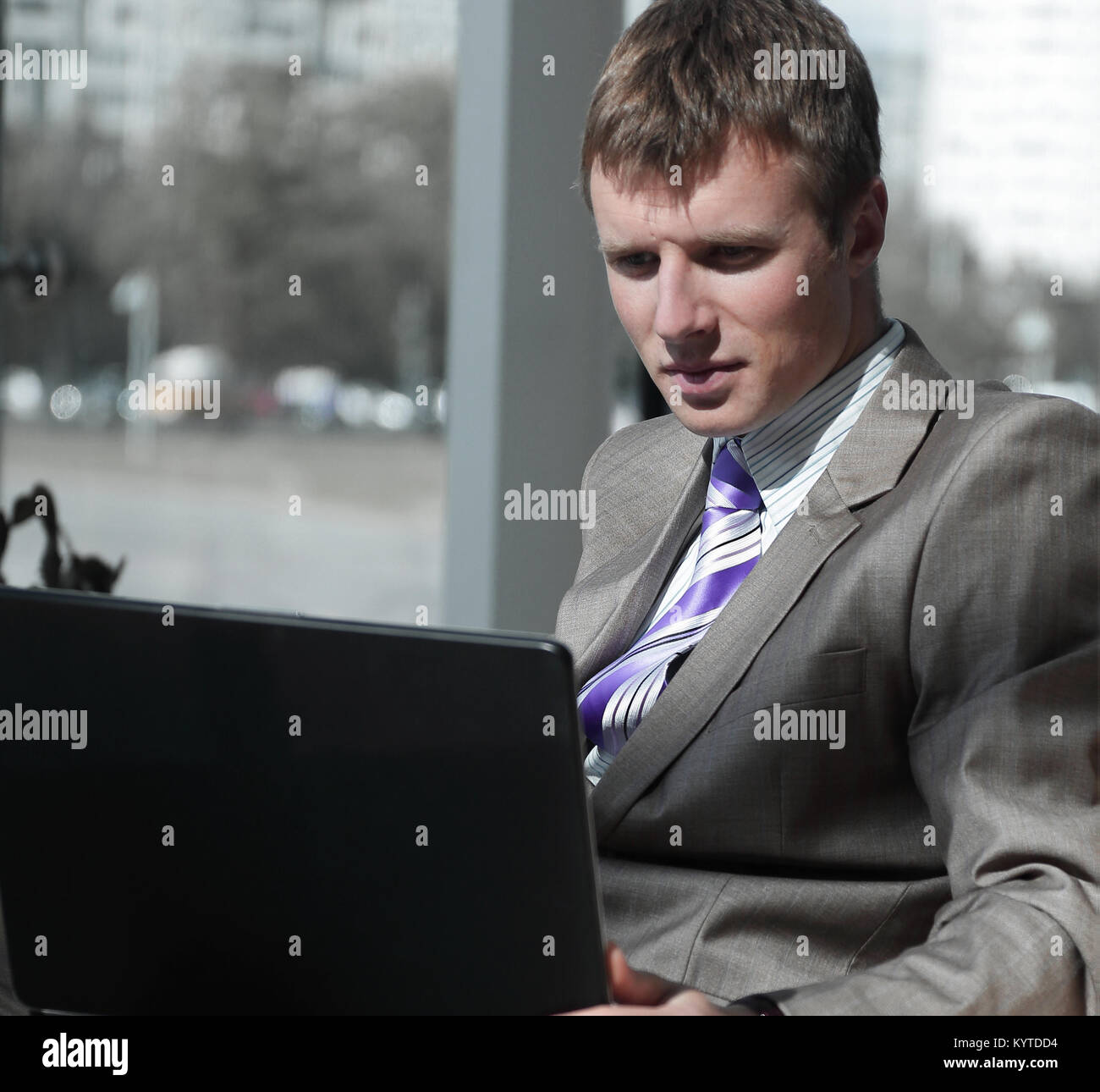 Business man working at office with laptop on his desk Stock Photo - Alamy