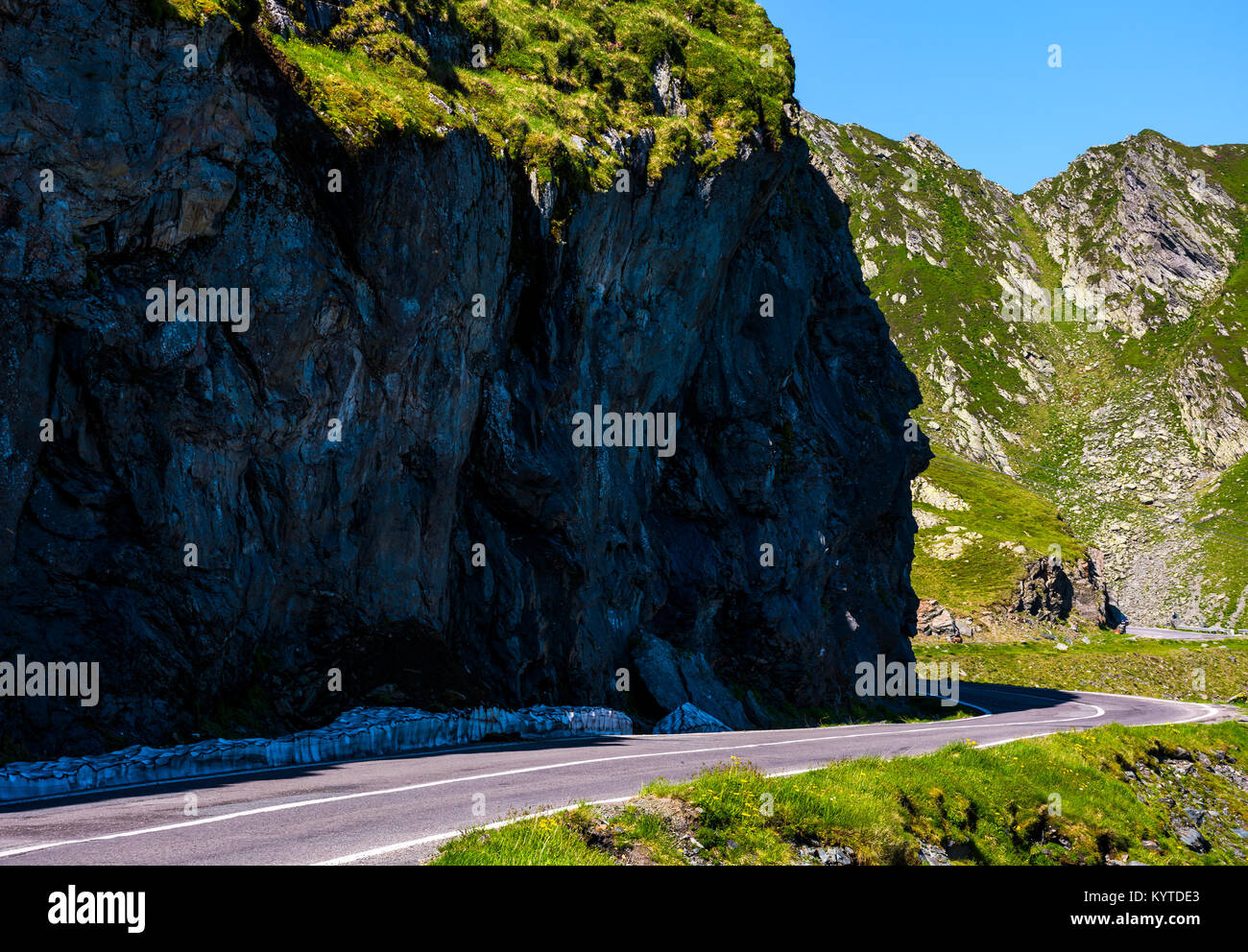 High cliff road hi-res stock photography and images - Alamy