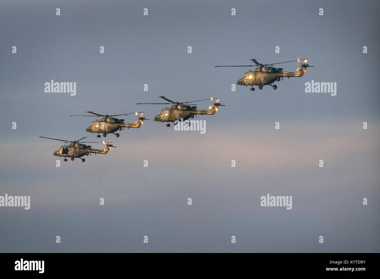 London helicopters hi-res stock photography and images - Alamy