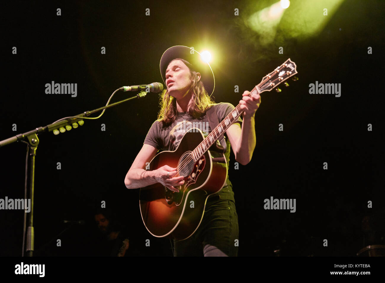 James bay singer 2016 hi-res stock photography and images - Alamy