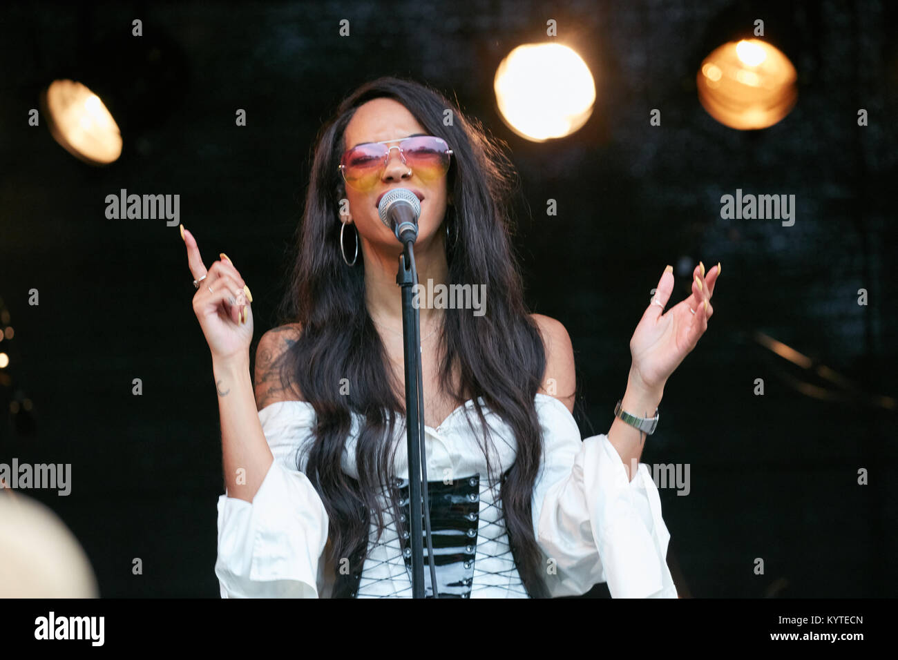 Janice singer hi-res stock photography and images - Alamy