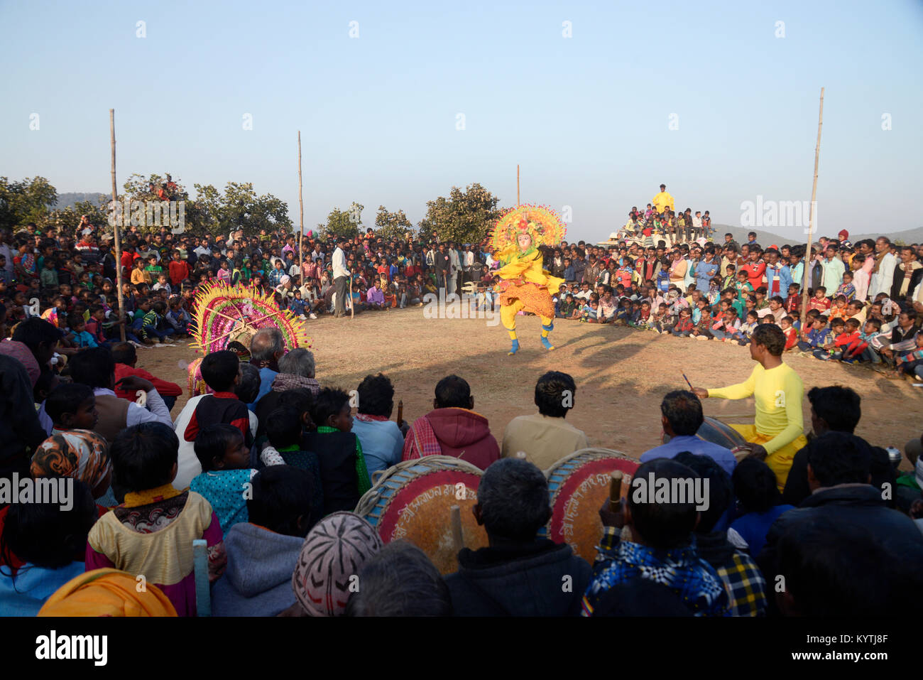 Purulia, India. 16th Jan, 2018. Tribal men perform Chau Nach or local ...