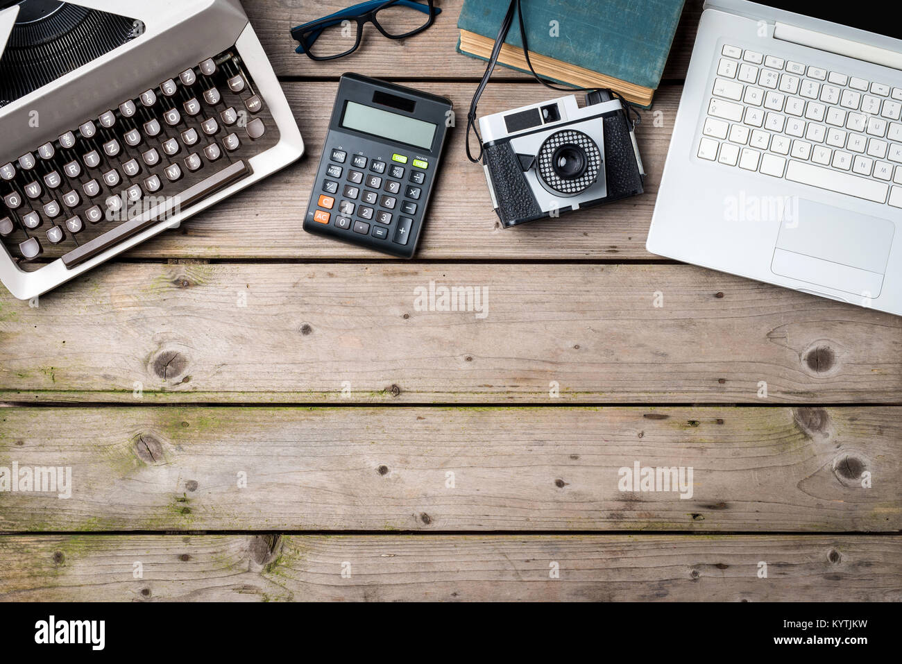 Modern digital devices hi-res stock photography and images - Alamy