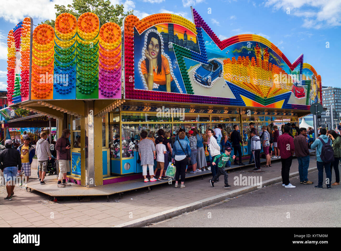 Amusement arcade claw hi-res stock photography and images - Alamy