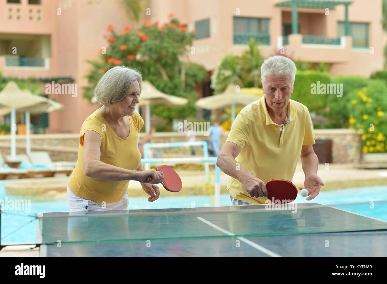Couple play ping pong hi-res stock photography and images - Alamy