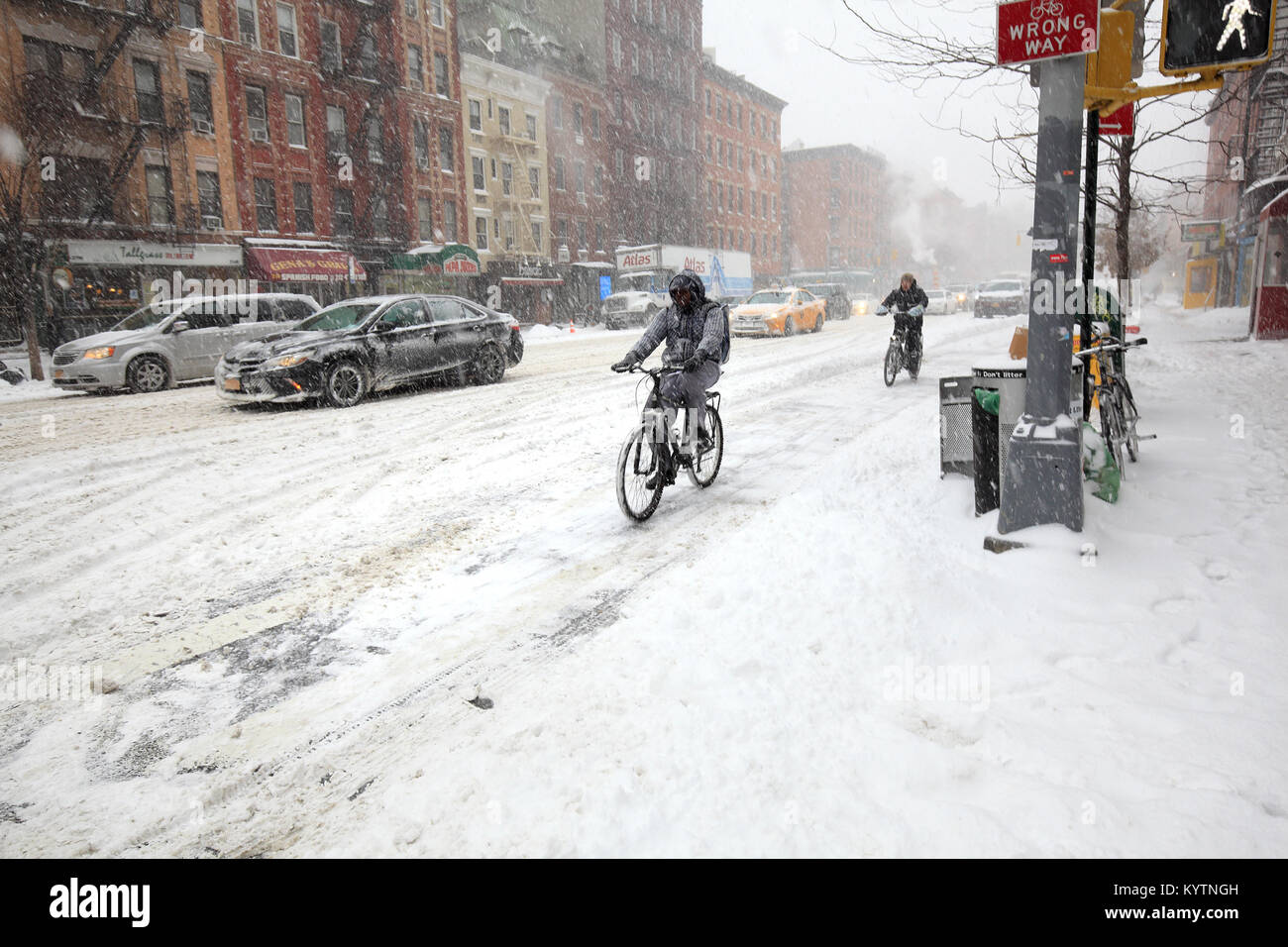 Bicycling season hi-res stock photography and images - Alamy