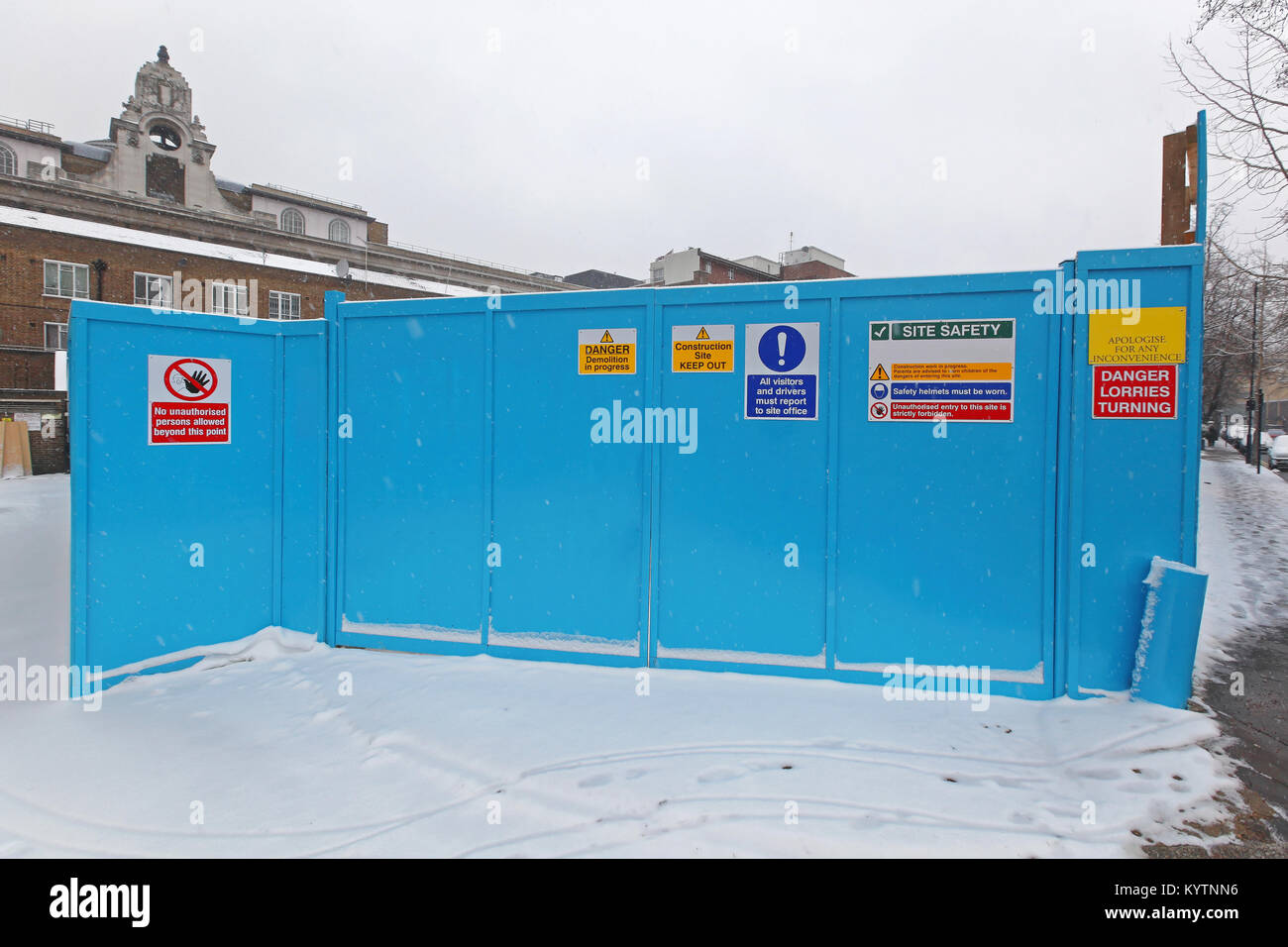 Construction site gate signs hi-res stock photography and images - Alamy