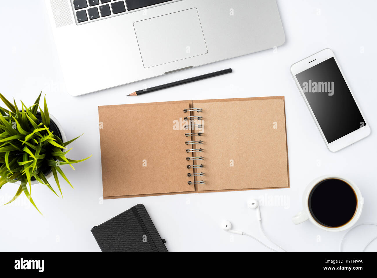 Desktop office hi-res stock photography and images - Alamy