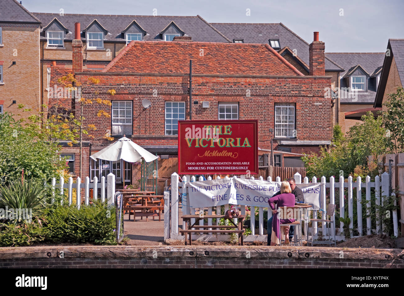 Ware, The Victoria Pub by River Lee, ( River Lea) Hertfordshire ...