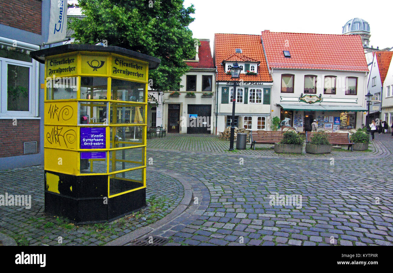 Telephone klosk hi-res stock photography and images - Alamy