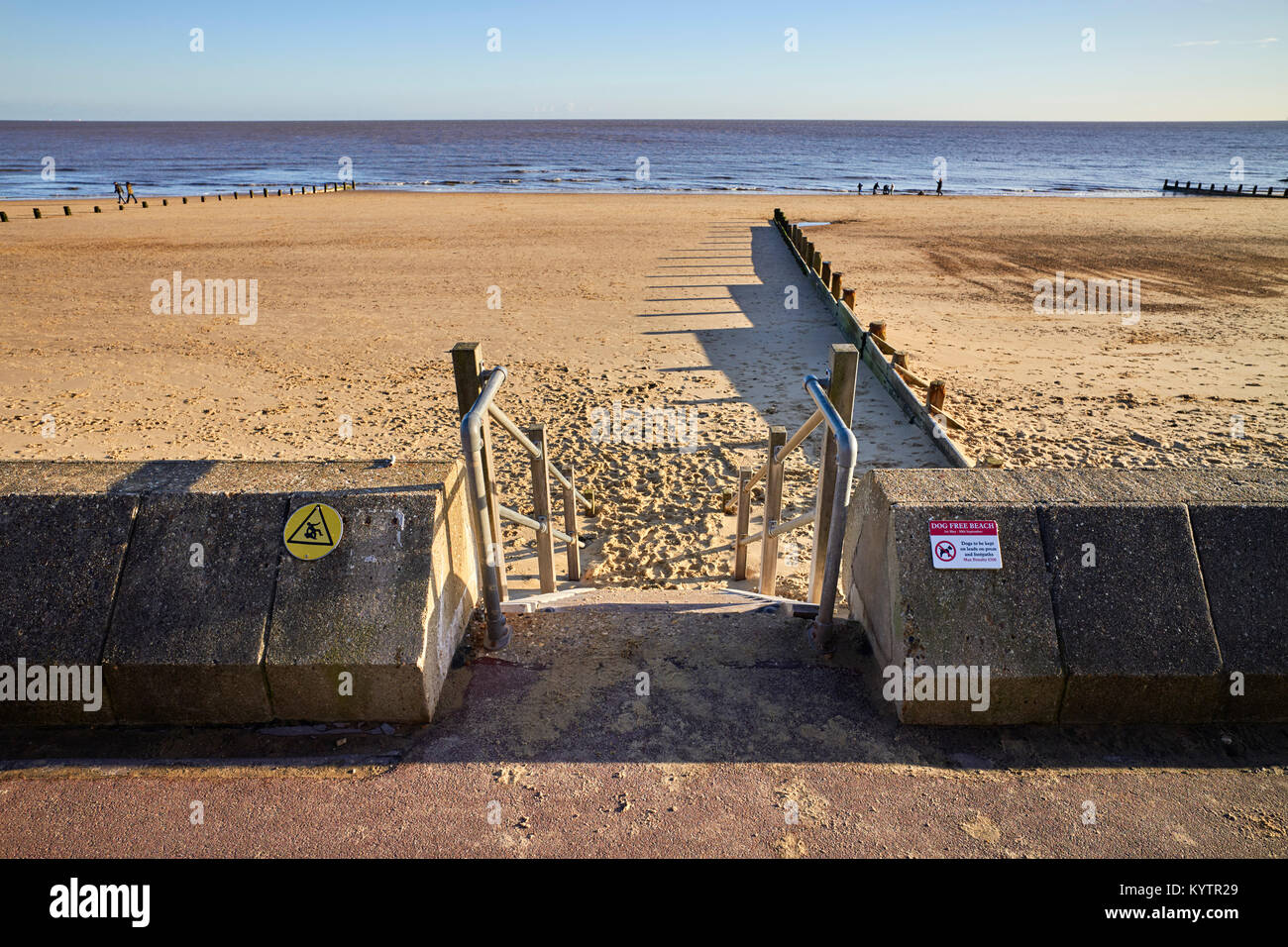 Frinton on sea beach essex hi-res stock photography and images - Alamy