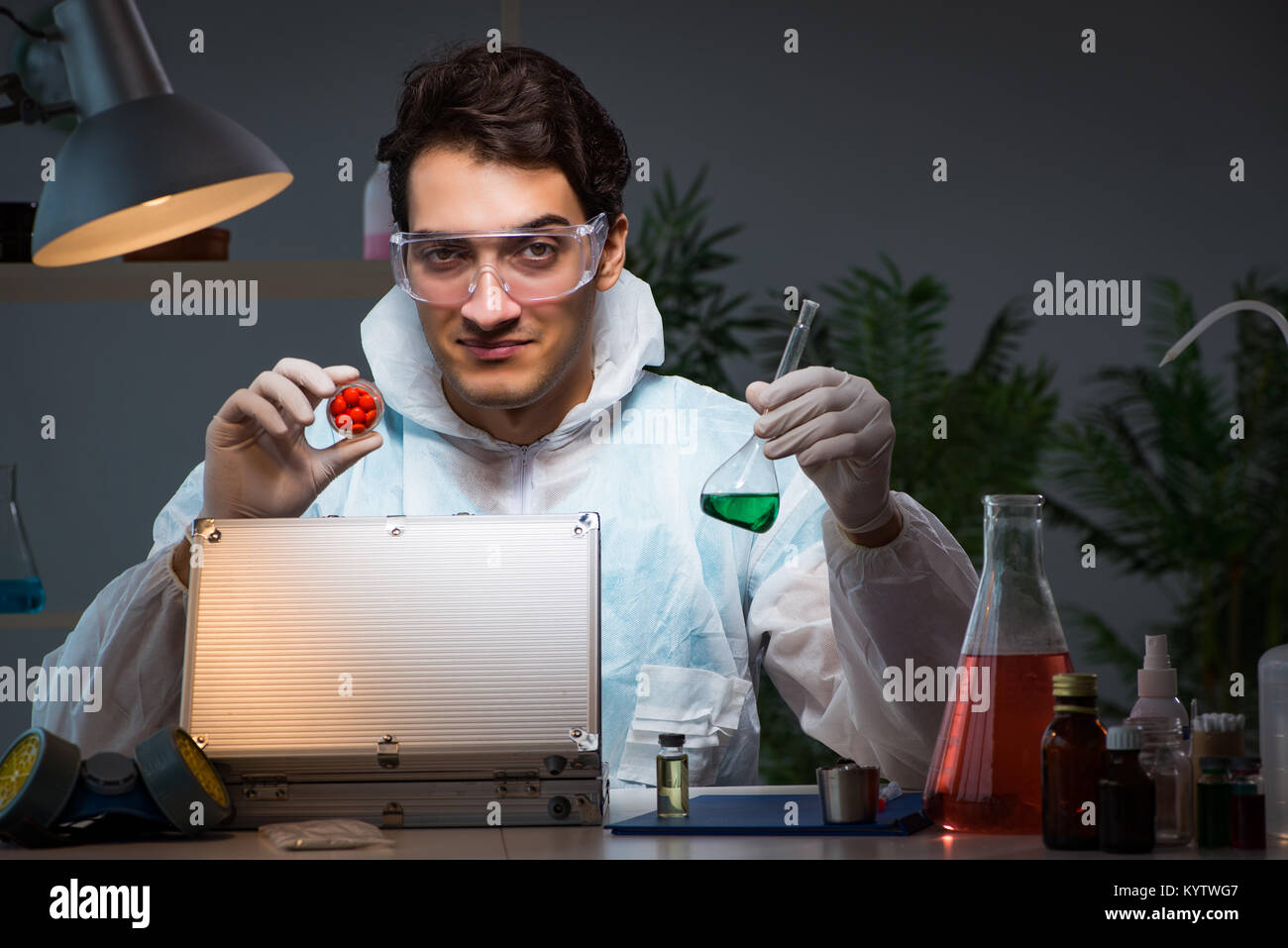 Clinical pharmacologist hi-res stock photography and images - Alamy