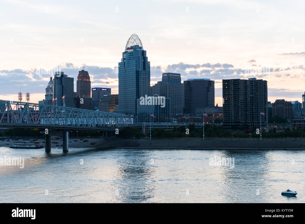 Bridge over ohio river cincinnati hi-res stock photography and images ...