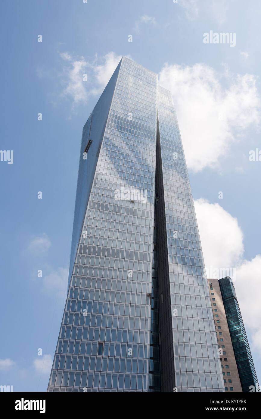 New Azrieli building in Tel Aviv, Israel Stock Photo - Alamy