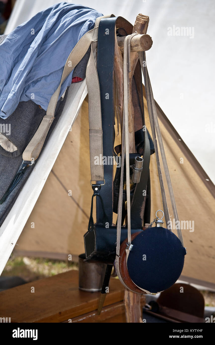 civil war re-enactment camp tent and equipment Stock Photo - Alamy