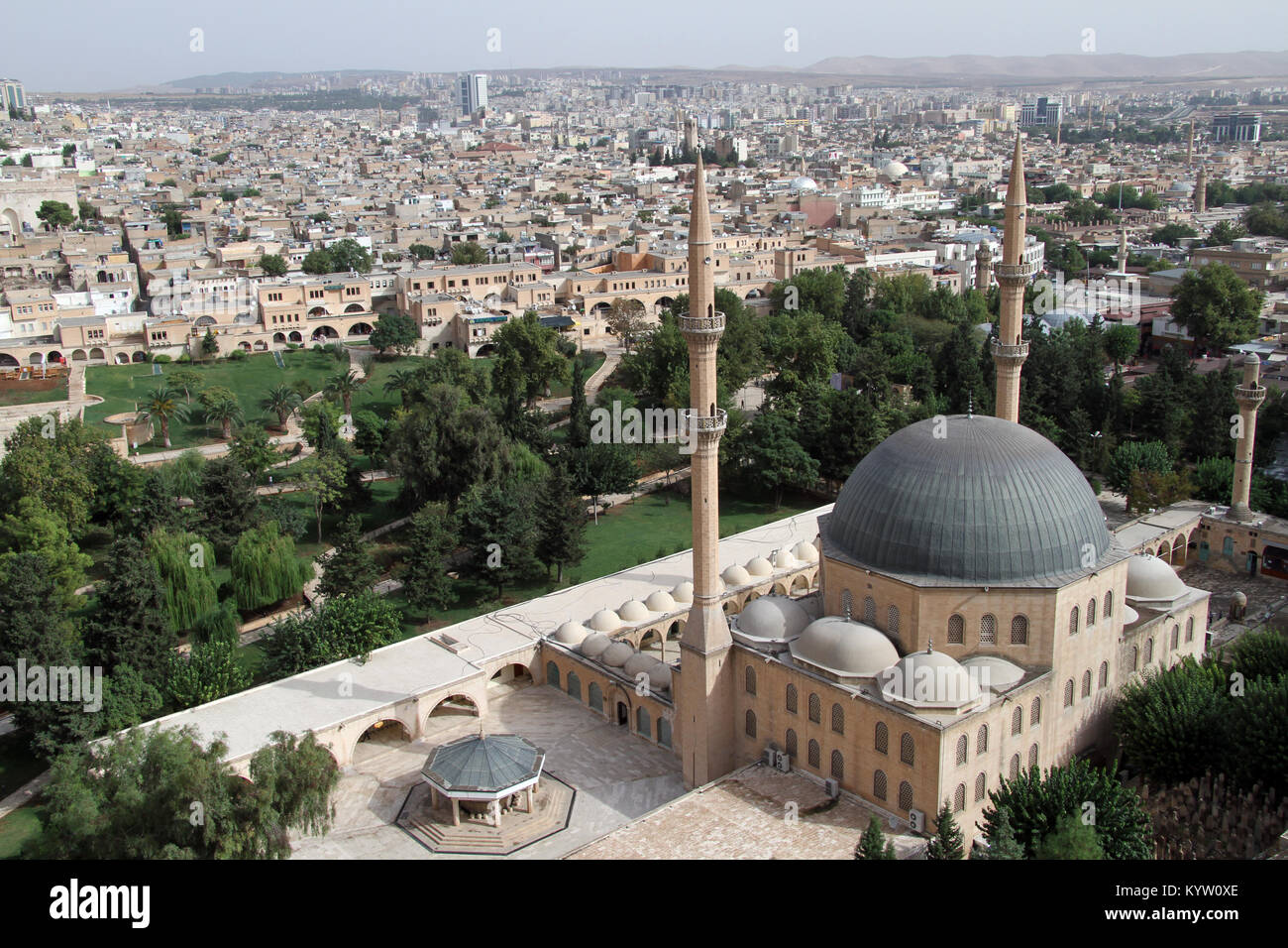 Looking at the Great mosque in Urfa, Turkey Stock Photo - Alamy