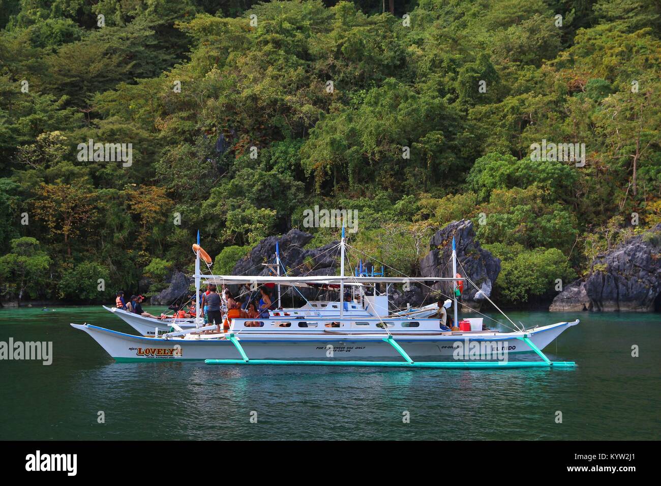 PALAWAN, PHILIPPINES - DECEMBER 1, 2017: People enjoy island hopping ...