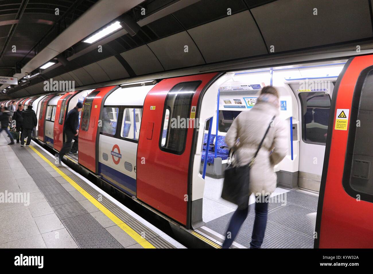 How to ride the london underground hi-res stock photography and images ...