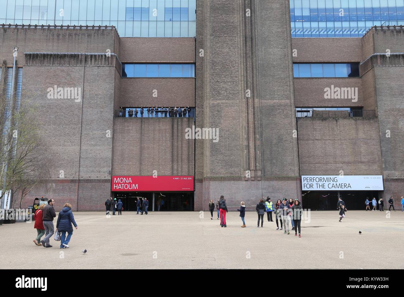 Tate modern exterior old hi-res stock photography and images - Alamy