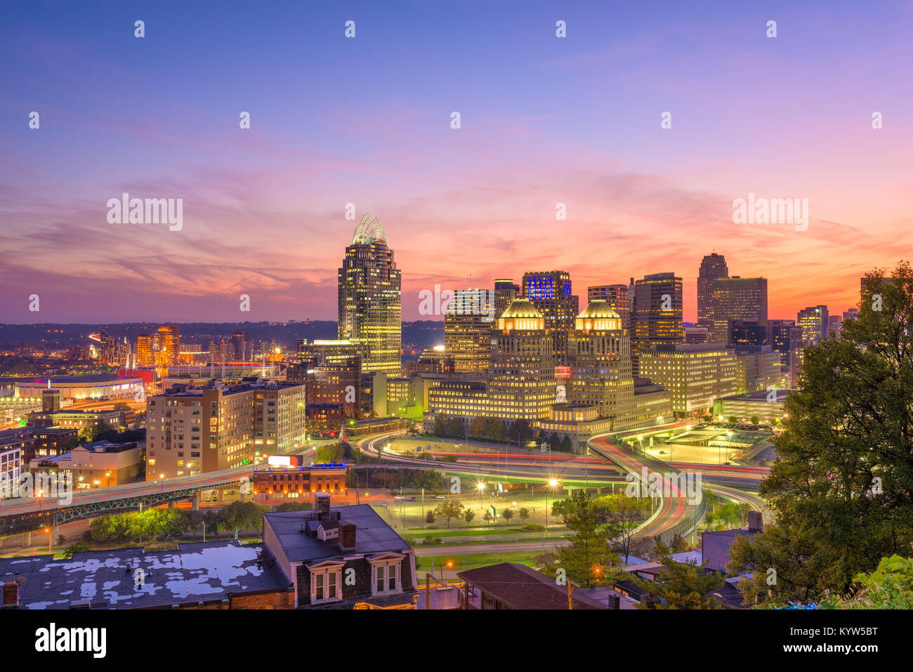 Cincinnati, Ohio, USA cityscape at twilight Stock Photo - Alamy