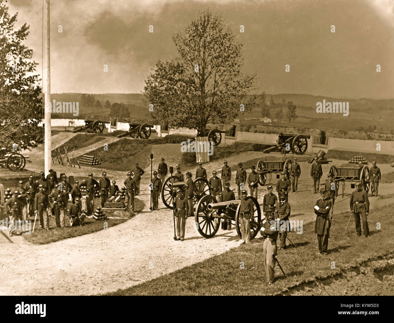 Heavy artillery hi-res stock photography and images - Alamy