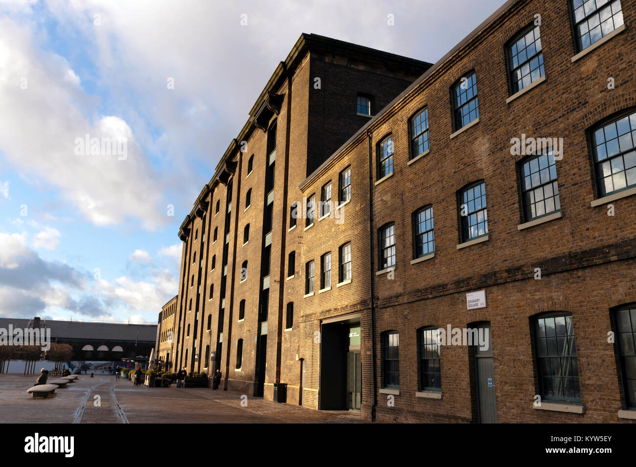 Central saint martins college of art hi-res stock photography and ...