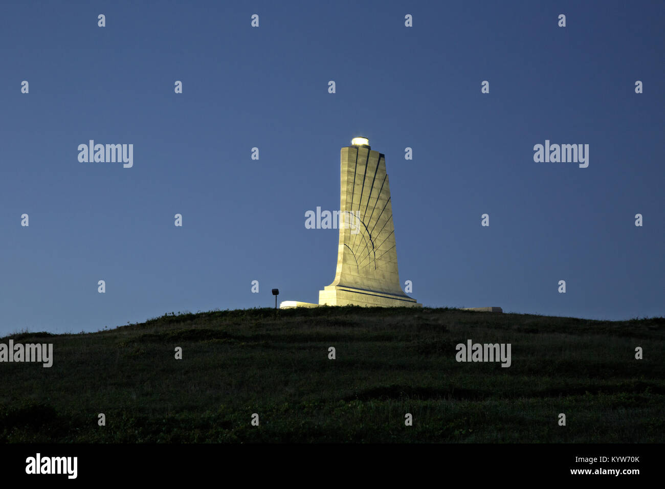 NC01325-00...NORTH CAROLINA - Monument to Orville and Wilbur Wright at ...